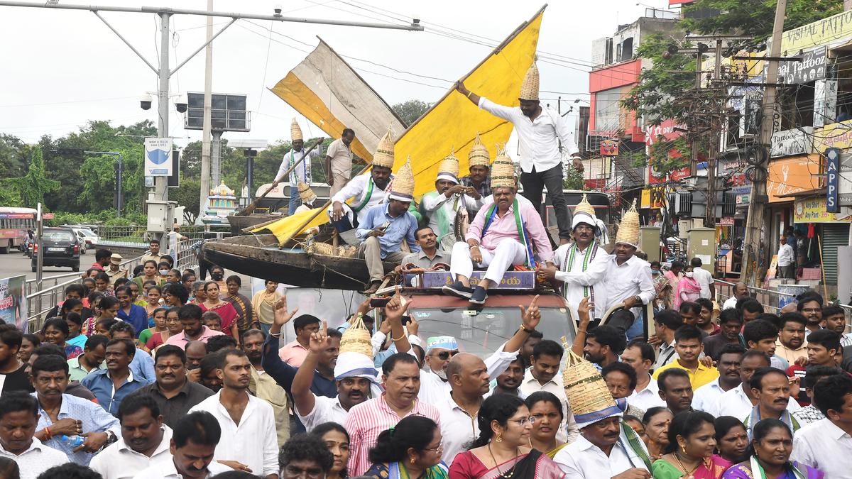 Those opposing Visakhapatnam being made the Executive capital of Andhra ... Those opposing Visakhapatnam being made the Executive capital of Andhra ...